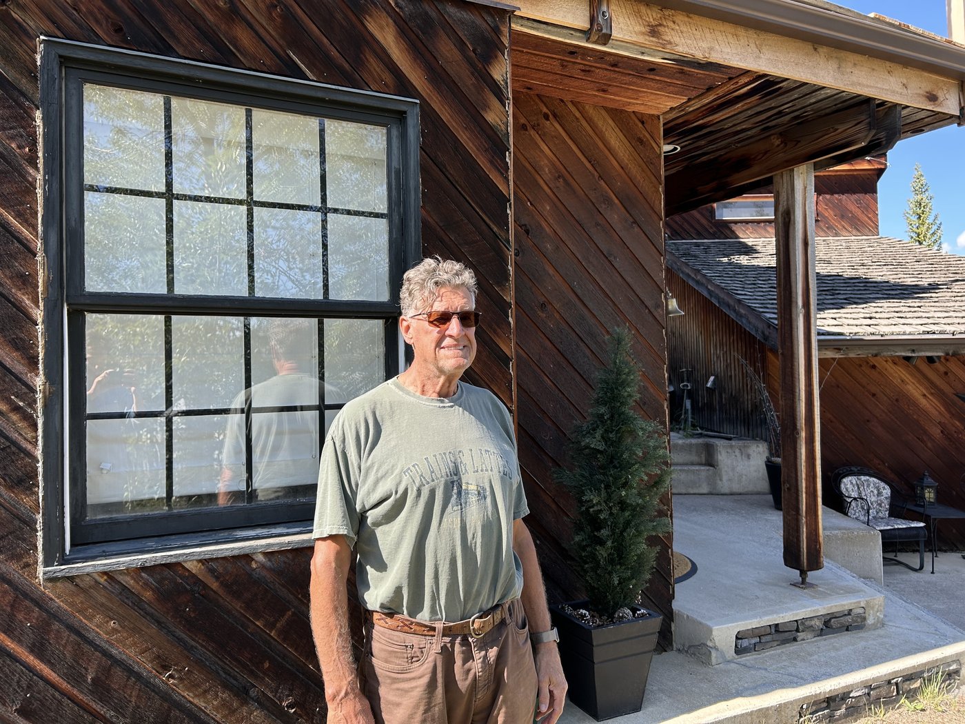 Luck and a rooftop sprinkler saved a Jasper home and its neighbours ...