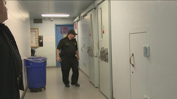 Inside the Lucas County jail's mental health wing, ‘unsung heroes ...