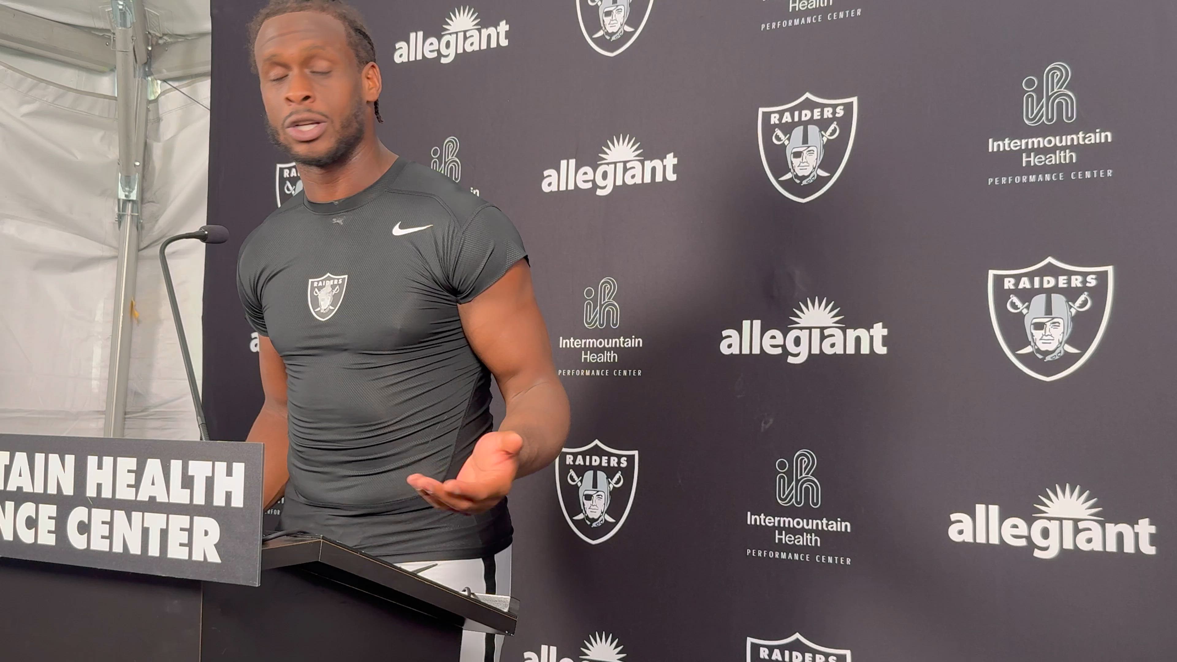Las Vegas Raiders QB Geno Smith on Guiding Rookies