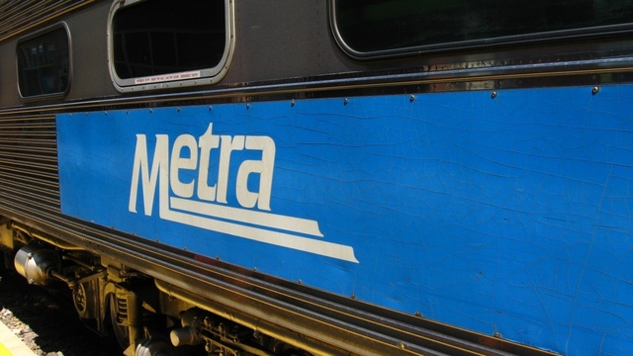 Metra MD-W train hits snow plow, causing extensive delays