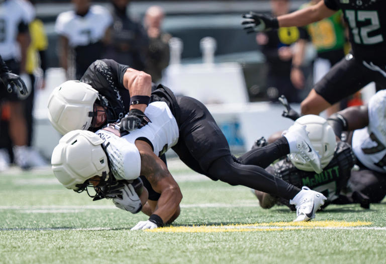 Brayden Platt, a Duck with two-sport potential, keeps focus on playing ...
