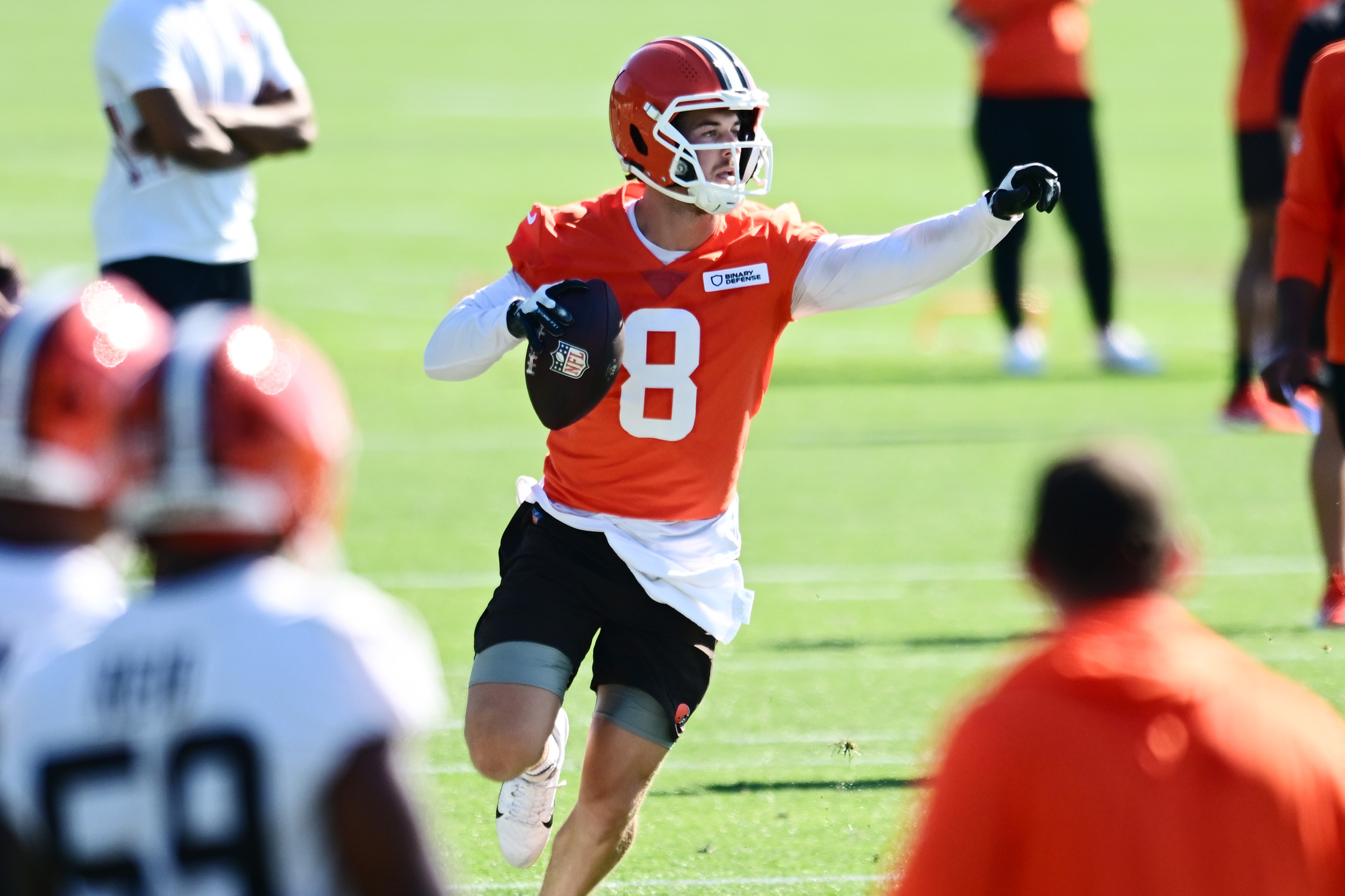 Telling hint emerges about leader in Browns QB race