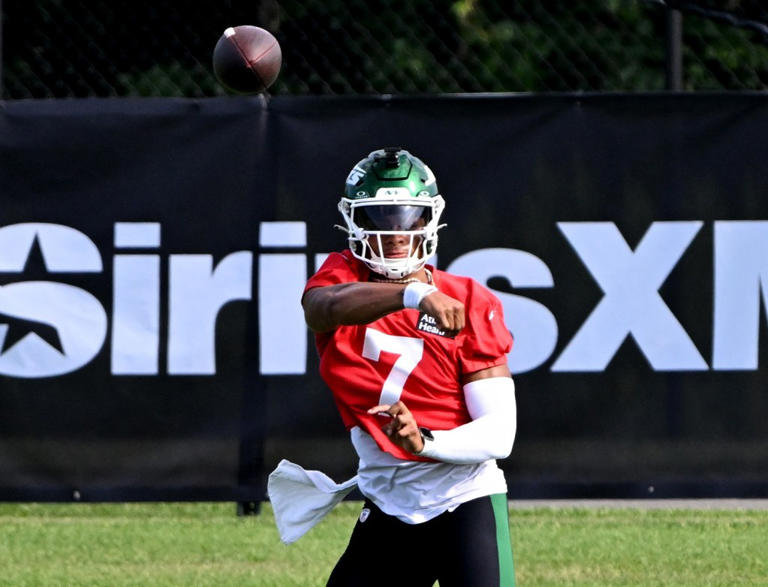 Jets’ Justin Fields relieved this training camp has a completely ...