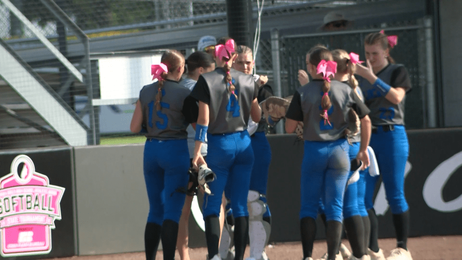 West Lyon softball advances to state championship