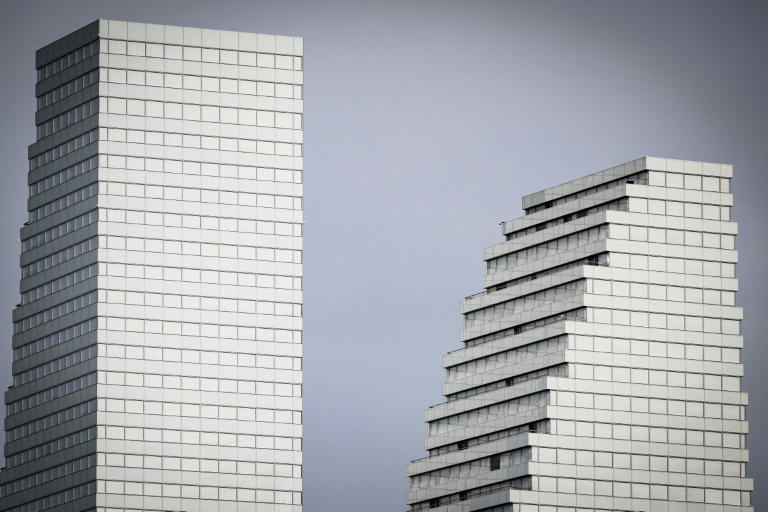 Pharma giant Roche sees income soar in first half