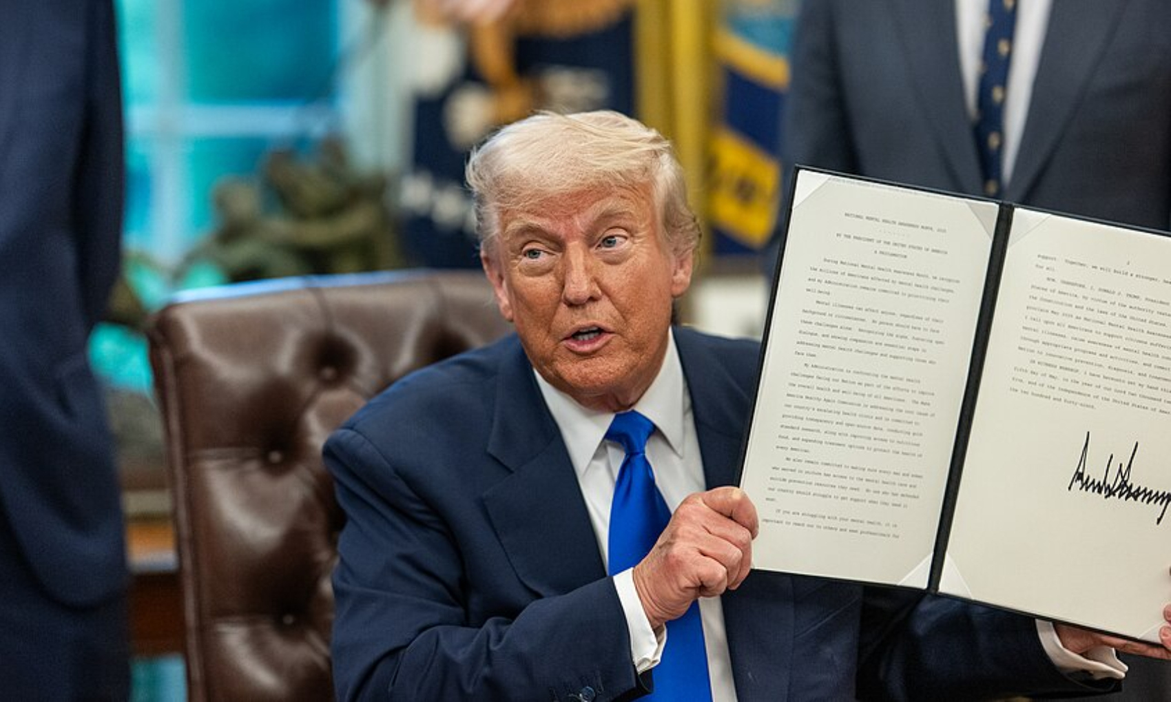 Trump contraataca y reclama una investigación sobre los lazos de ...