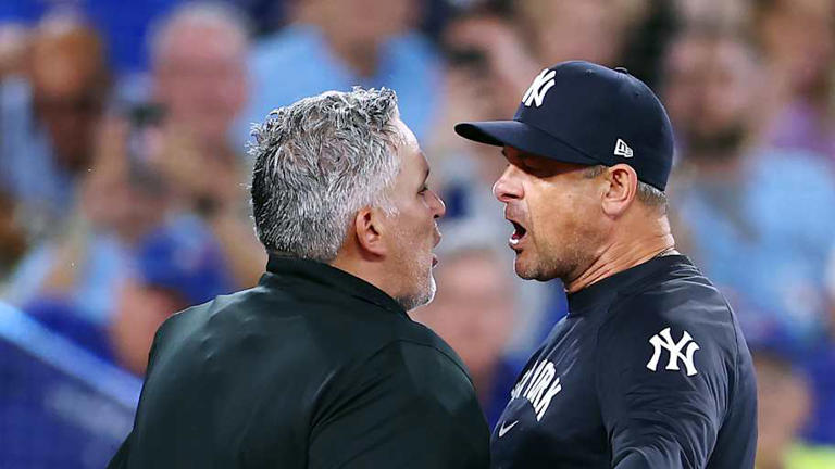 Blue Jays troll Yankees after awful defensive display