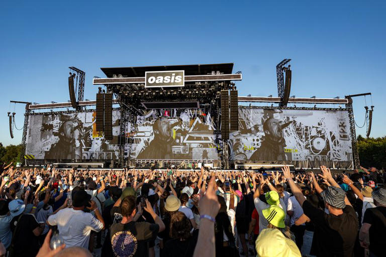 Oasis at Wembley Stadium - full list of banned items and rules for ...