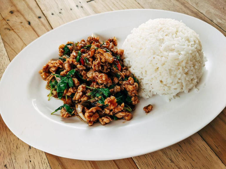 5 Resep Olahan Ayam Giling yang Enak untuk Lauk Makan Siang