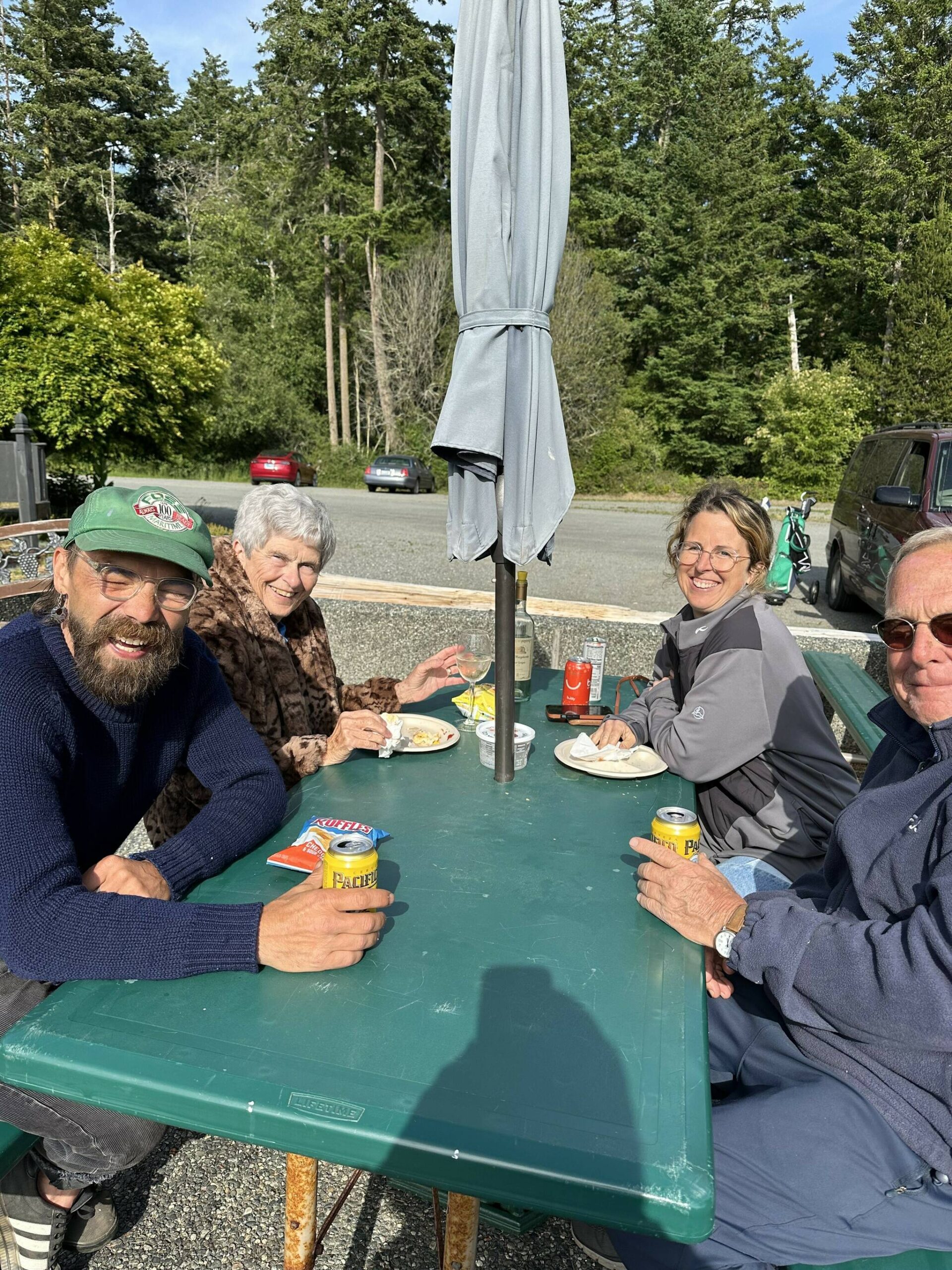 Pub night at Lopez Golf Club blends fun, food and fairways