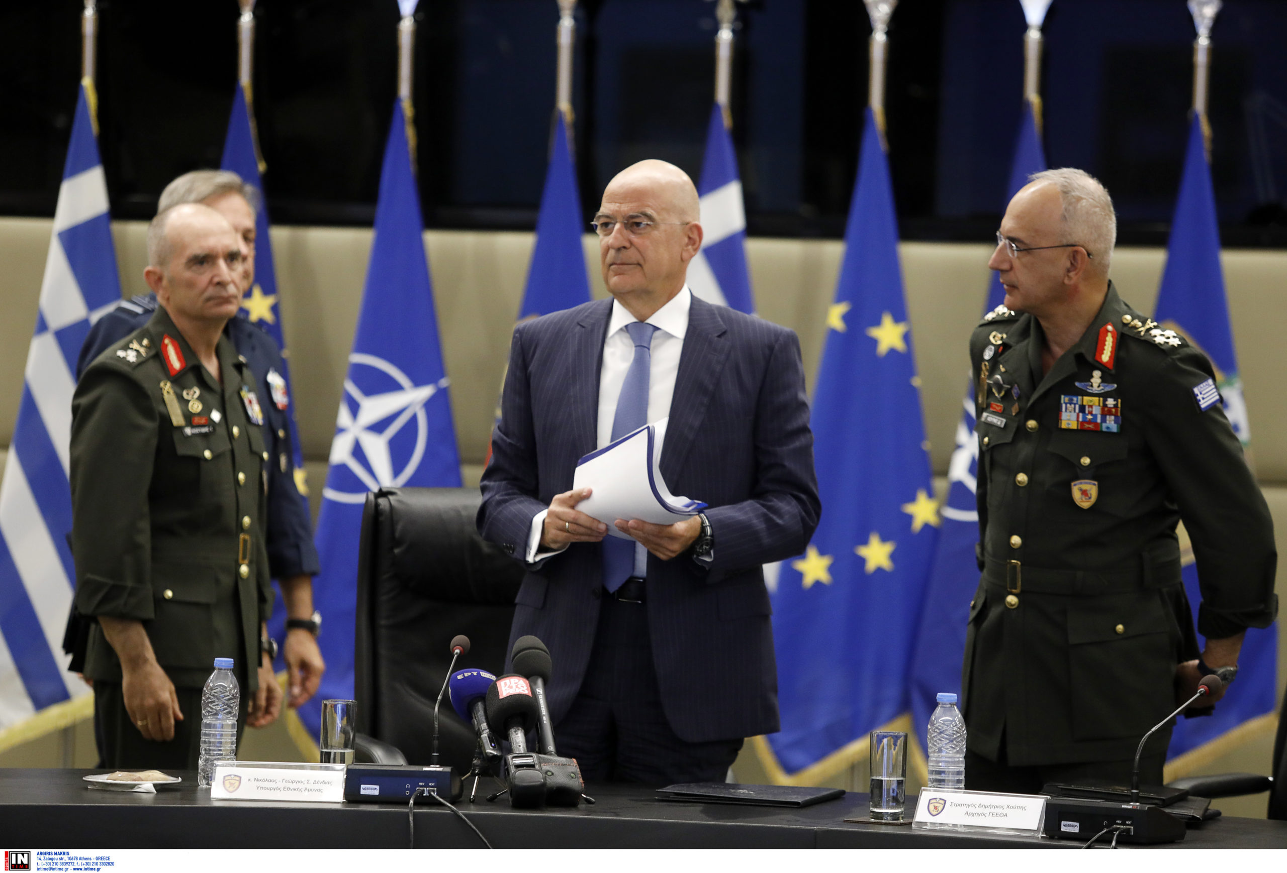 Ένοπλες Δυνάμεις: Θητεία αποκλειστικά στο στρατό ξηράς, κατάργηση της ...