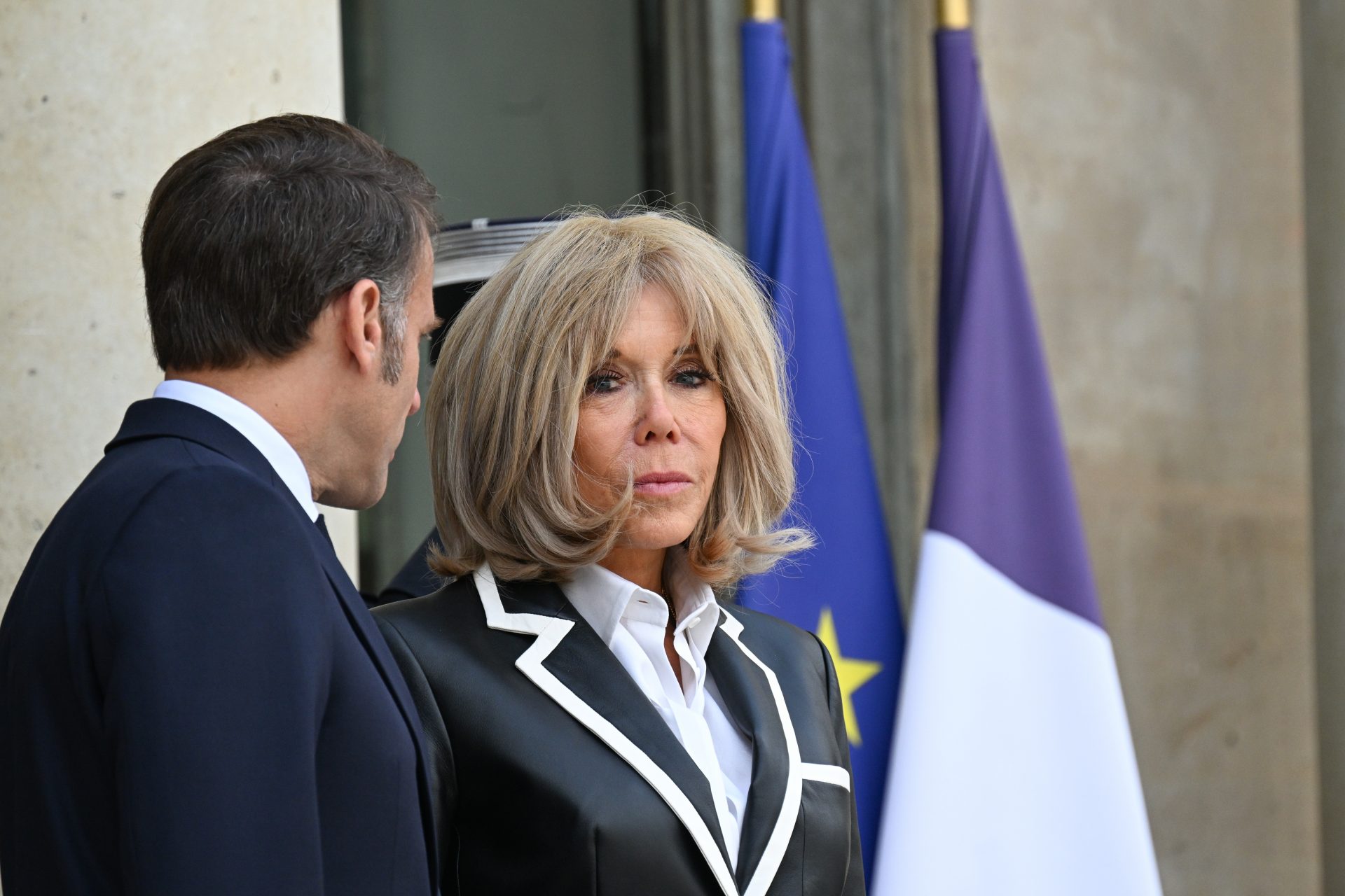 Macron porta in tribunale un’influencer americana: disse che sua moglie ...