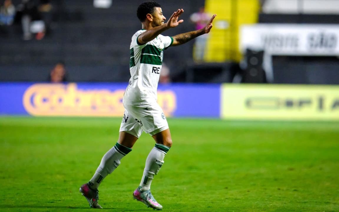 Lucas Ronier marca pela primeira vez na