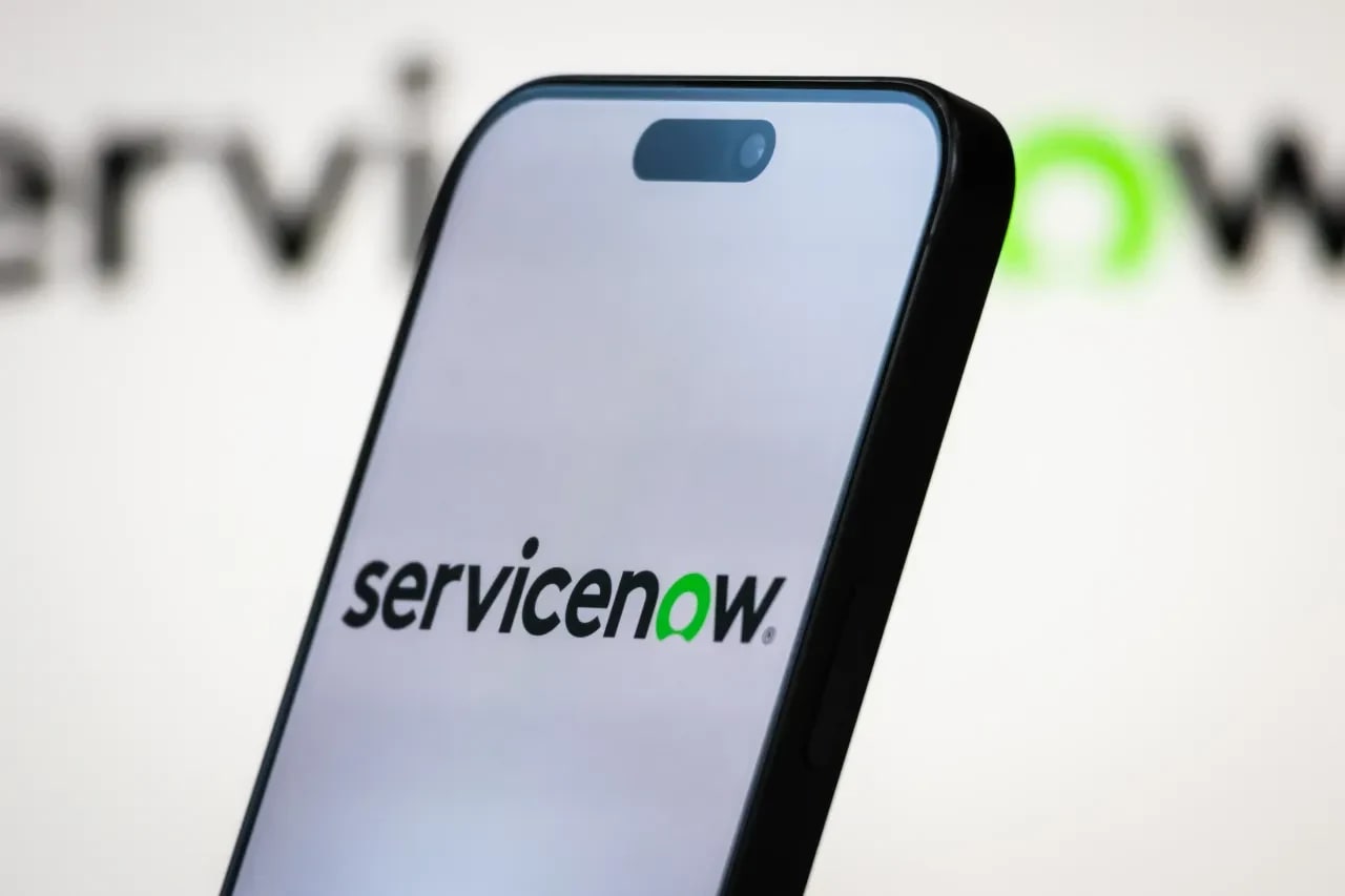 ServiceNow Stock Surges After Blowout Quarter, Bullish Retail Buzz Hits ...
