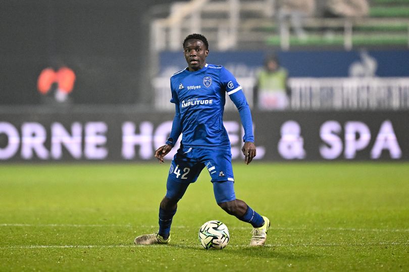 Middlesbrough close in on deal to sign midfielder from France who fits ...