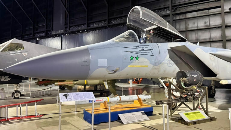 Boeing’s F-15EX Eagle II: The New Fighter Jet That’s Secretly a Bomber