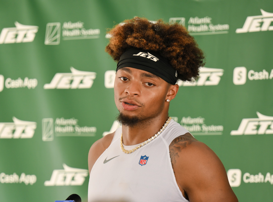 Justin Fields Wins Over Jets Fans With Friday's Practice Decision