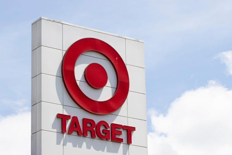 Shoppers Have Found the 'Perfect Comforter' at Target for Just $50: 'It ...