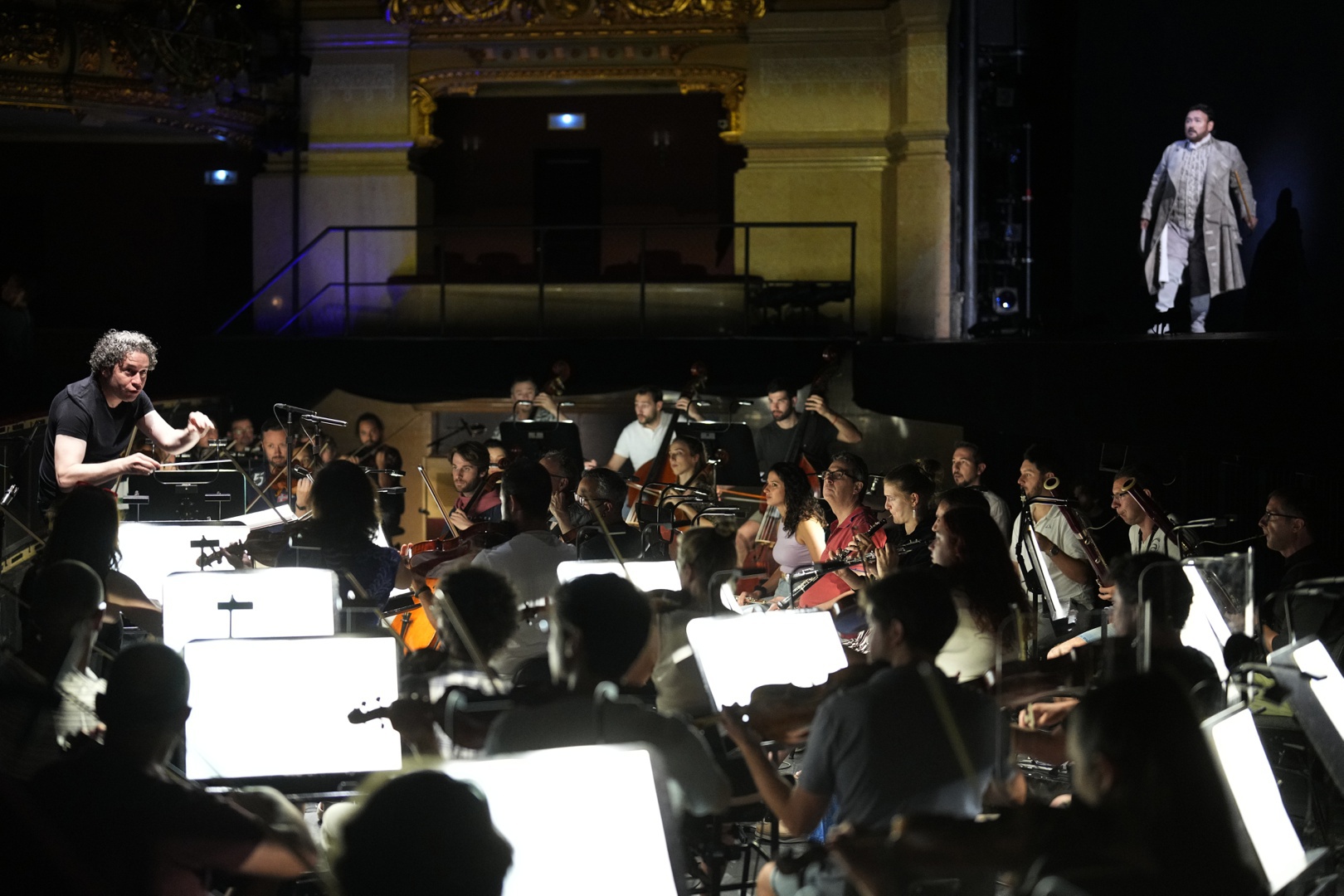 La música generada por IA puede emocionar más que la humana, según un ...