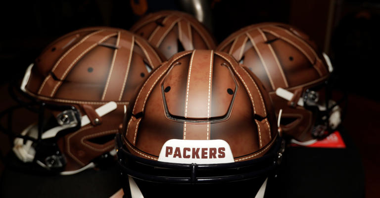 What to know about the Packers' blue-and-gold throwback 1923 uniform, 'leather' helmet