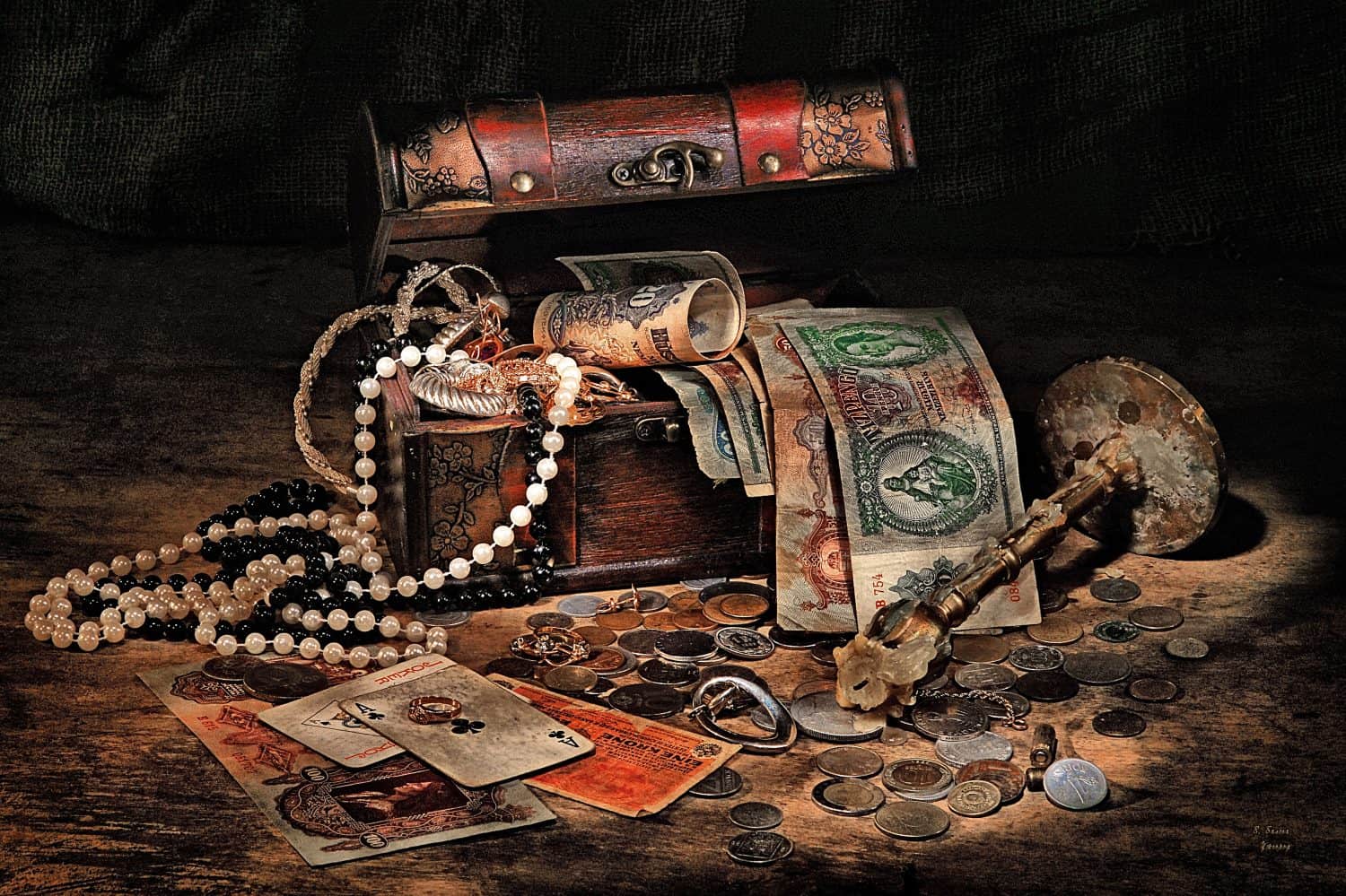 25 famous lost treasures people are still trying to find