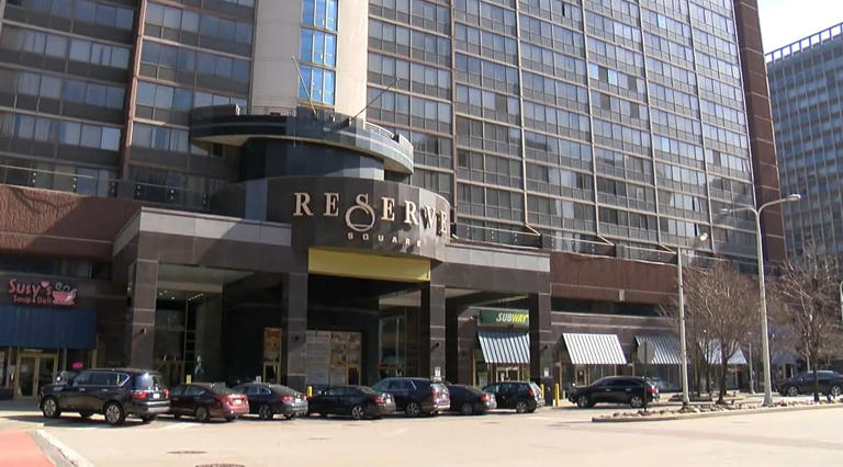 Reserve Square in downtown Cleveland in foreclosure