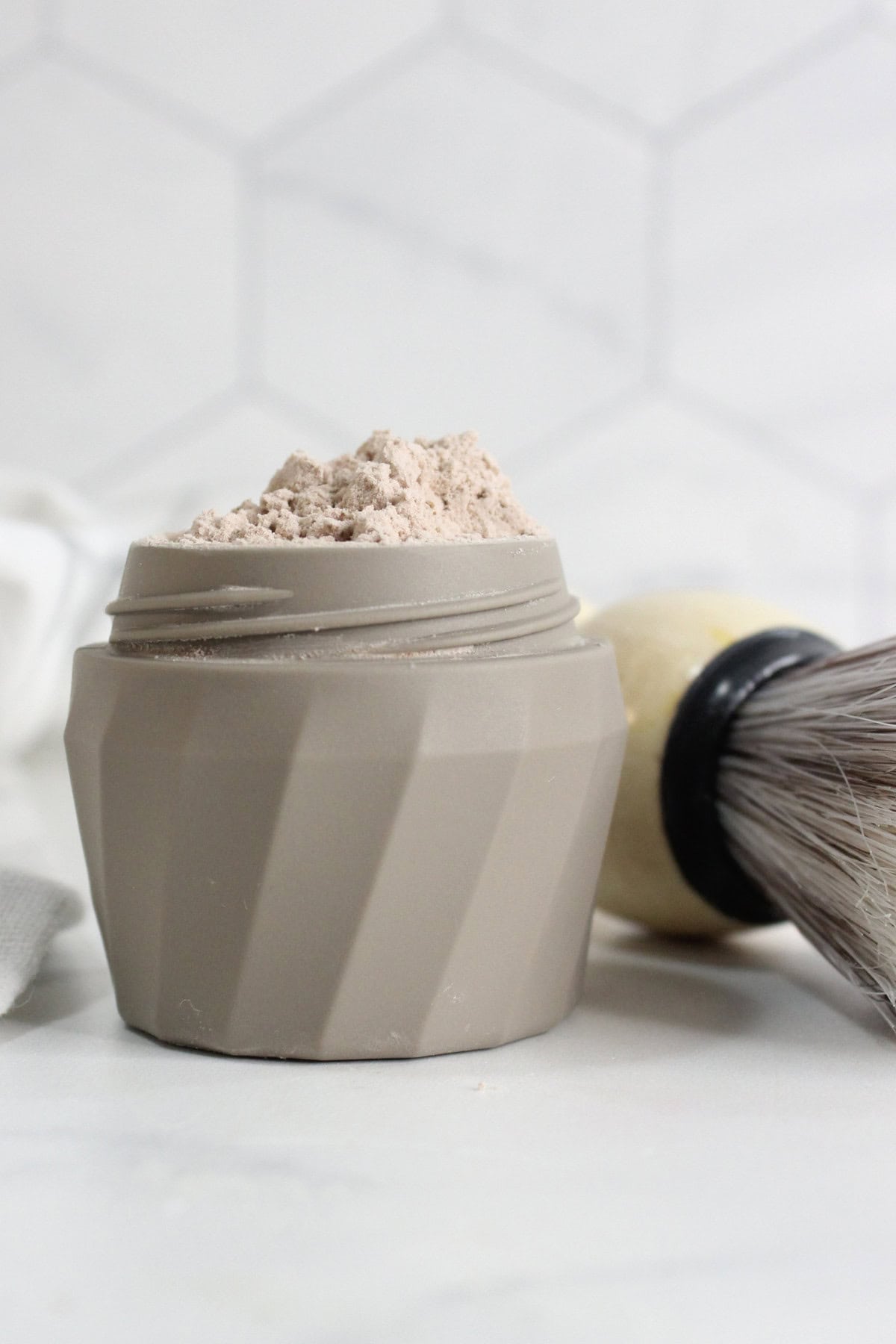 How to Make Dry Shampoo
