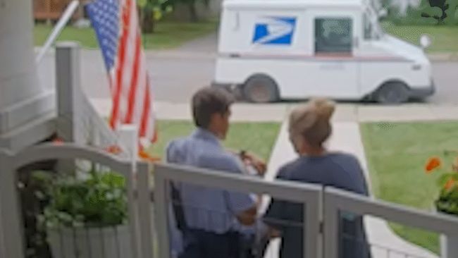 'It Brought Me Peace': Mailman Delivers Beloved Dog's Ashes and Shares ...