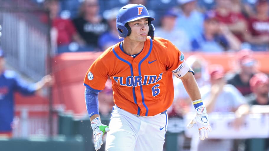 Former gator signs pro contract