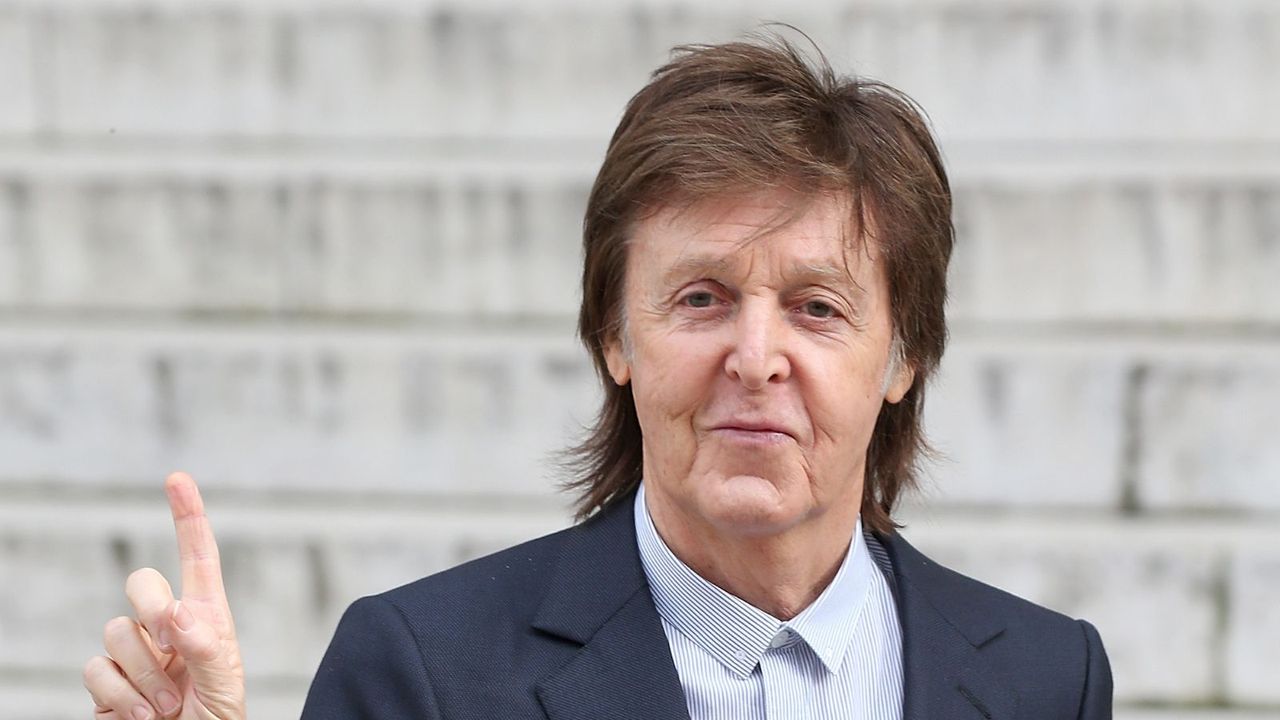 Paul McCartney follows this late 17th-century decorating method to make ...