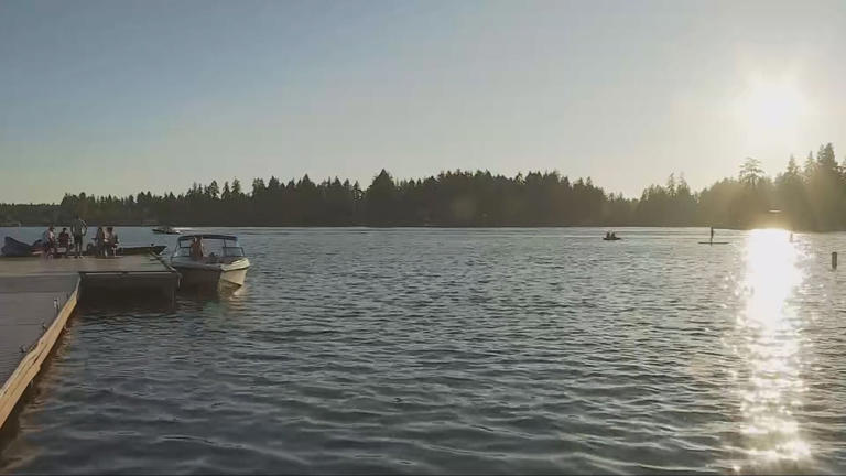 Toxic algae advisory at Spanaway Lake urges public to stay out of the water