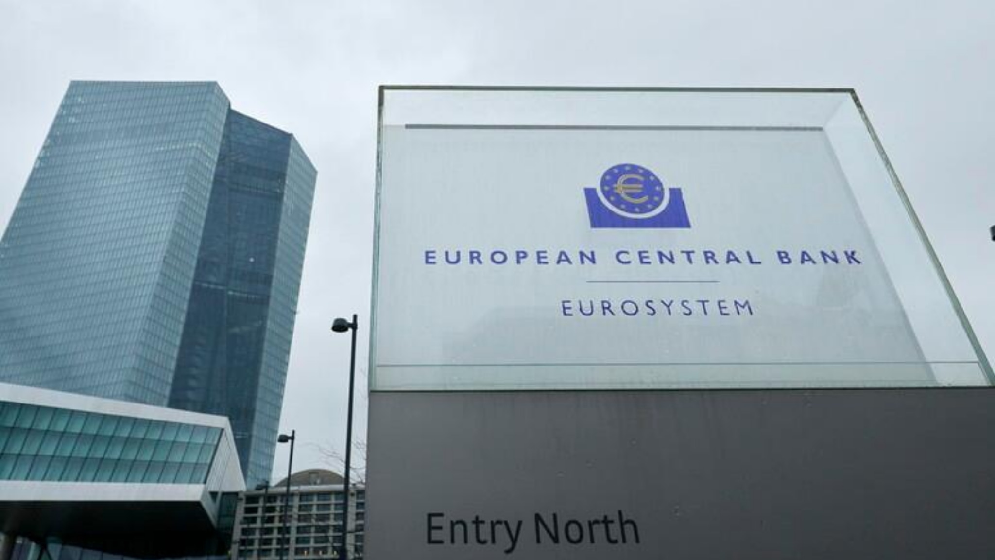 La BCE alza i tassi di un quarto di punto al 2,25%