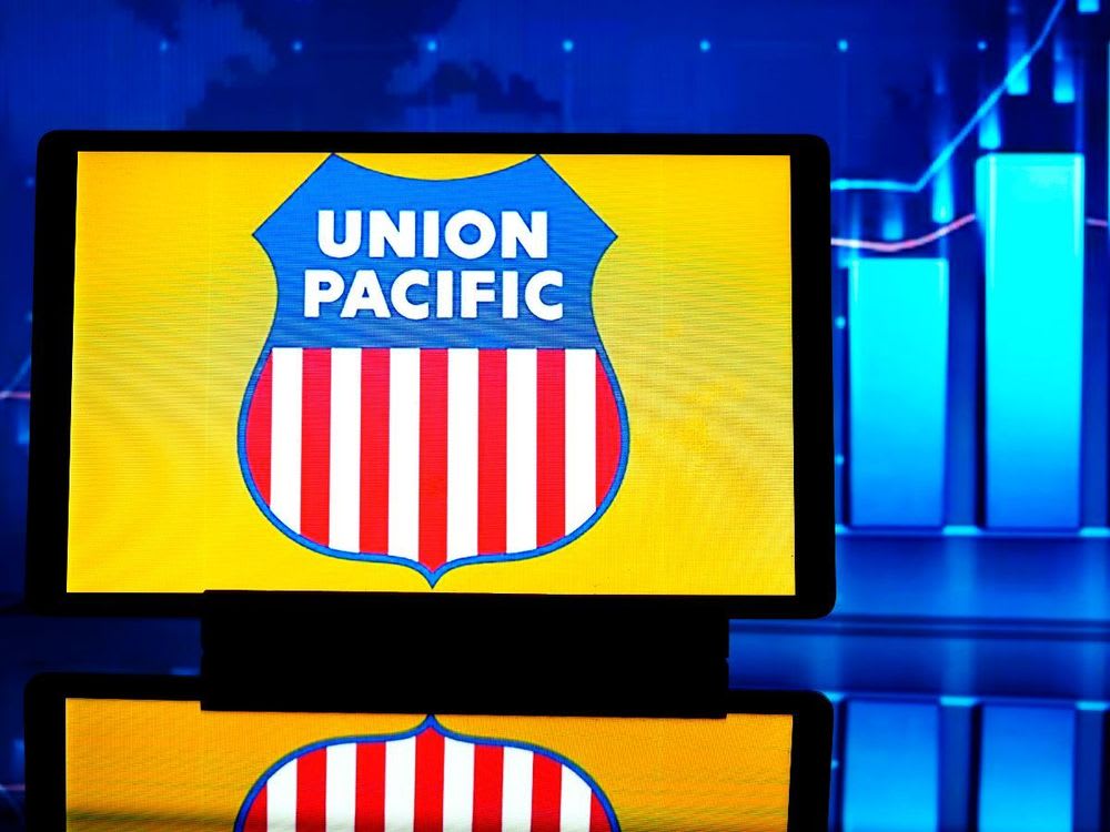 Union Pacific confirms merger talks with rival Norfolk Southern to ...