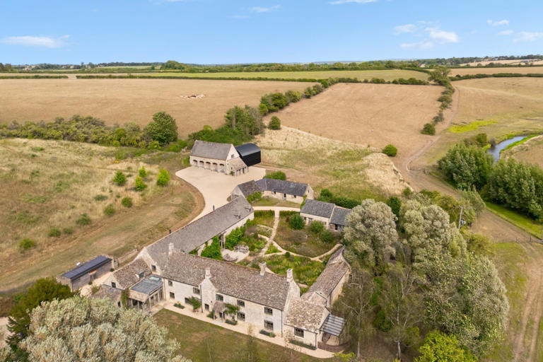 Interiors Inspo From Ellen DeGeneres’ Cotswolds Home