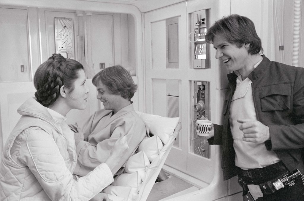 30 Iconic Behind-the-Scenes Photos in Movie History