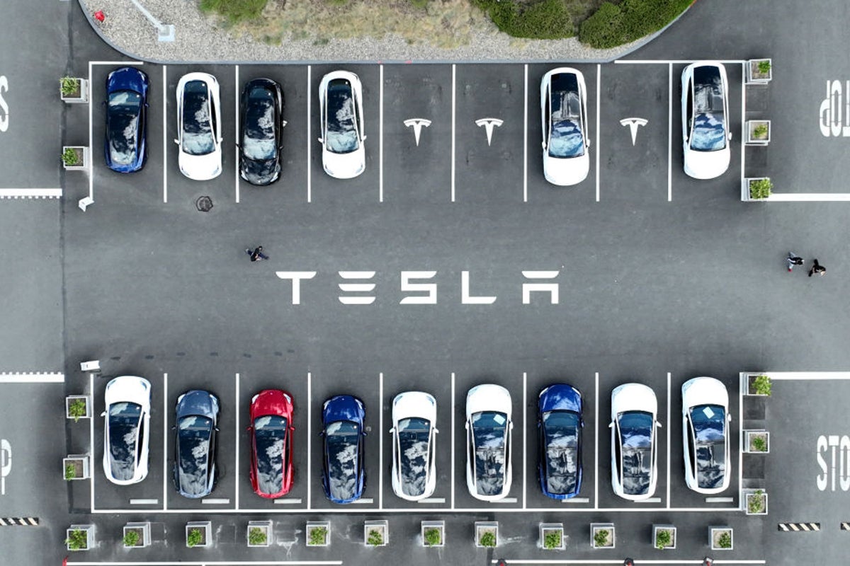 Tesla faces ban from selling cars in California
