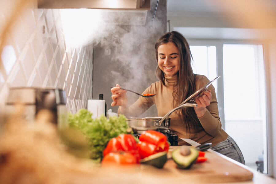 15 Handy Kitchen Hacks That’ll Save Your Sanity at Mealtime