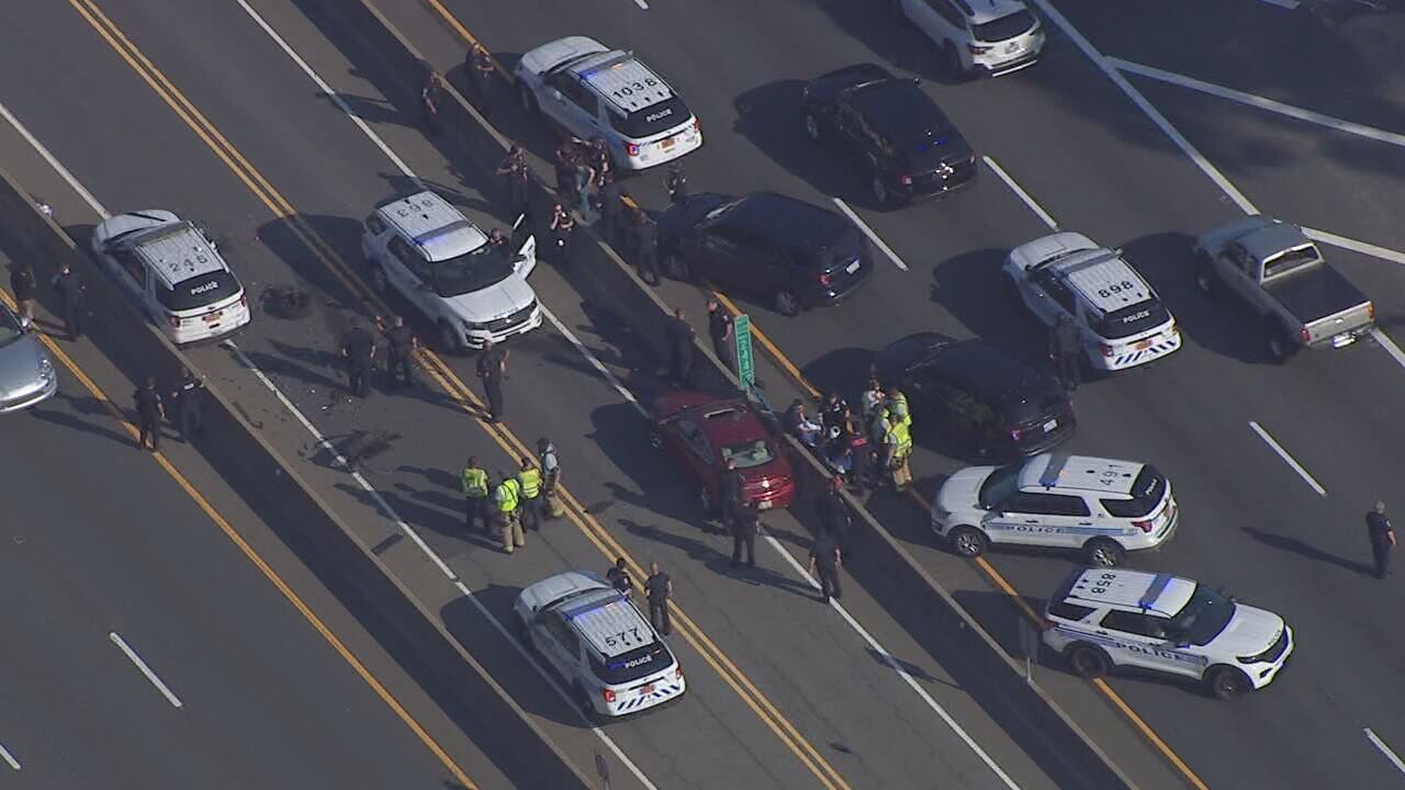 Man charged after east Charlotte crash that hurt 2 CMPD officers