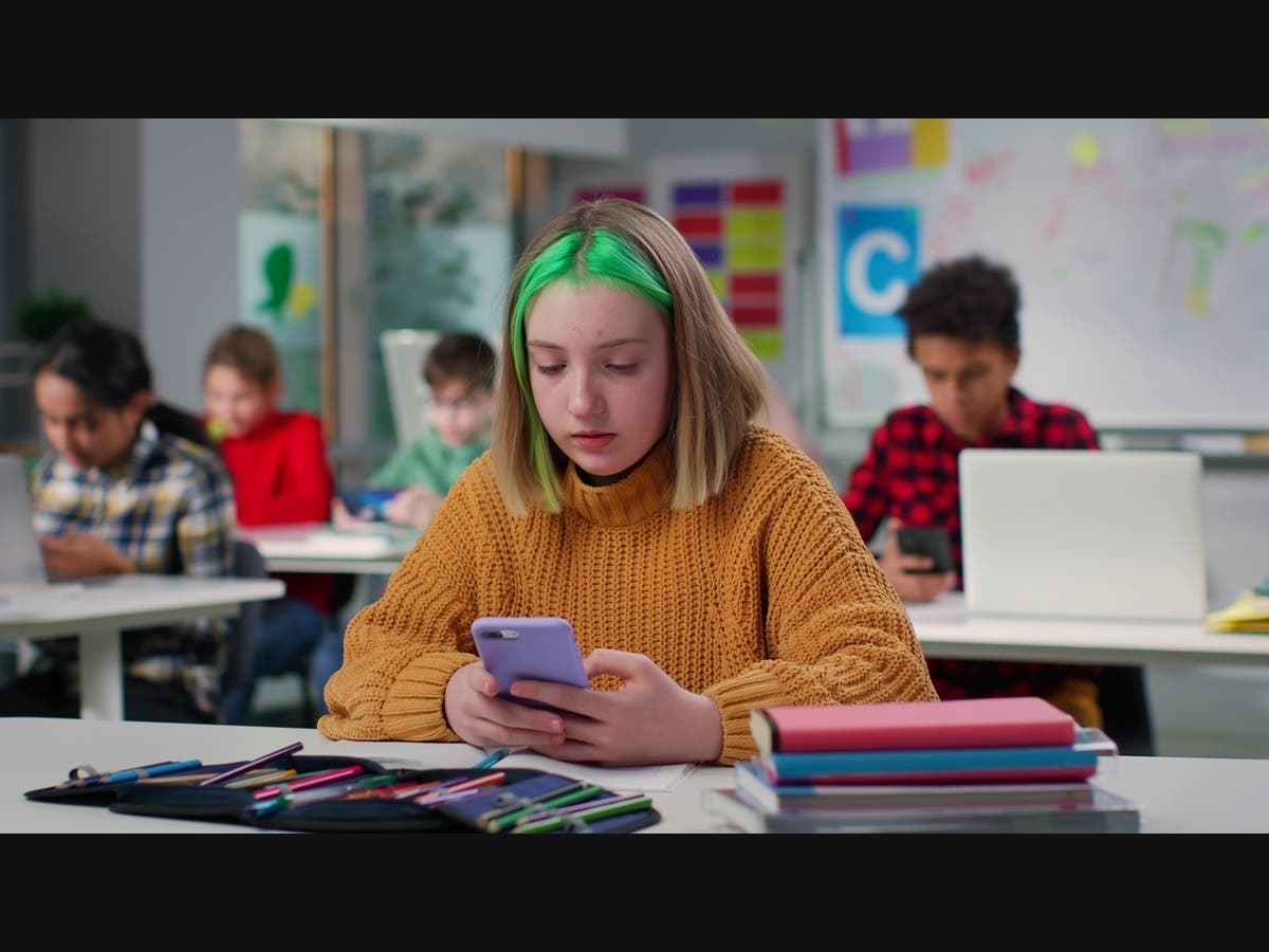 NYC Announces New Cellphone Ban Policy For Upcoming School Year