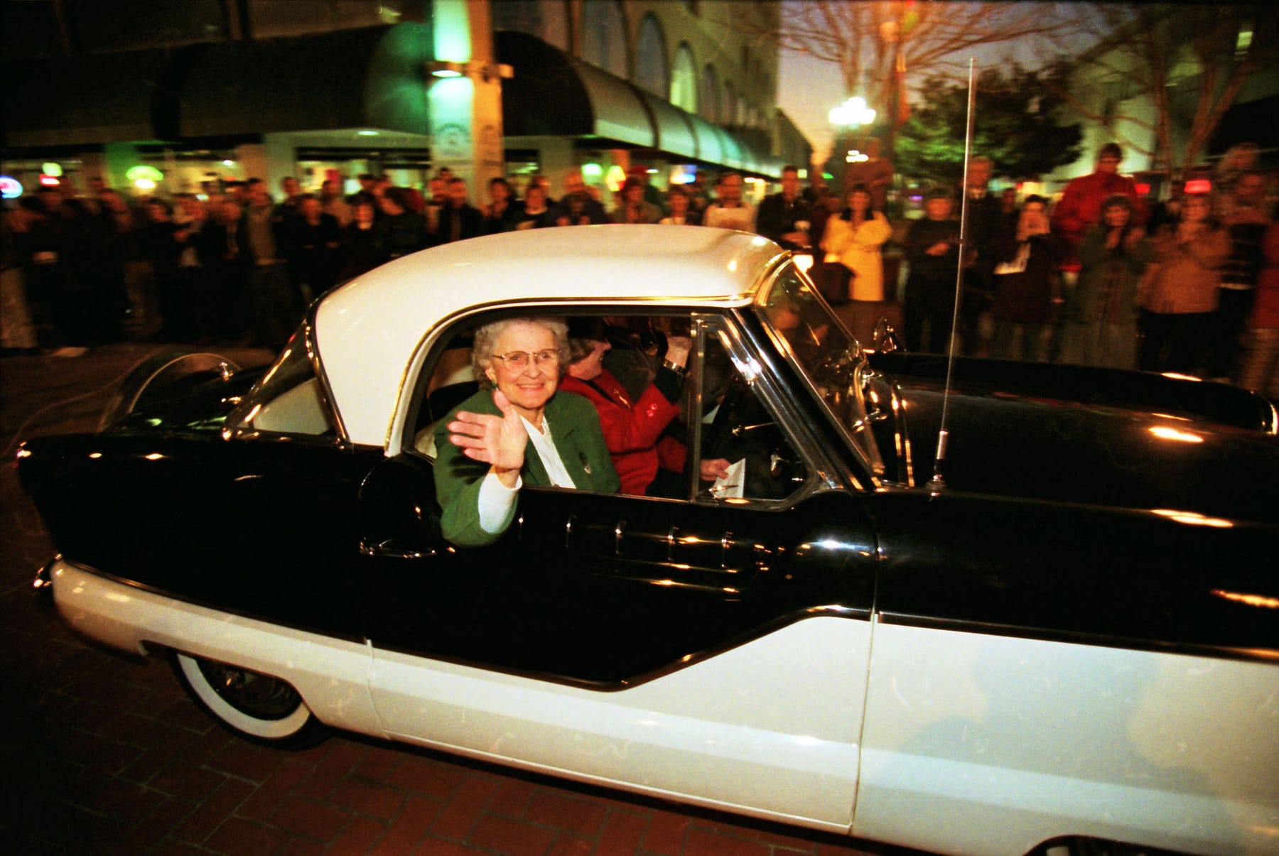 11 famous people buried in Eugene Masonic Cemetery