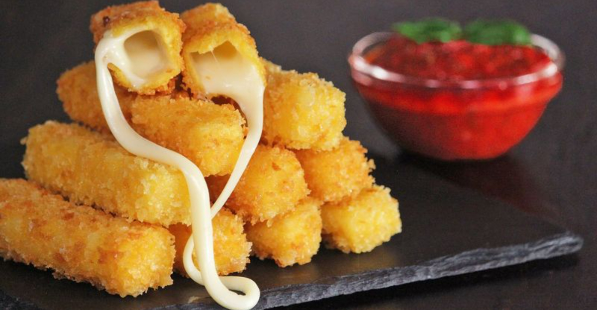The 13 Most Popular Fast Food Sides Around The World, Revealed