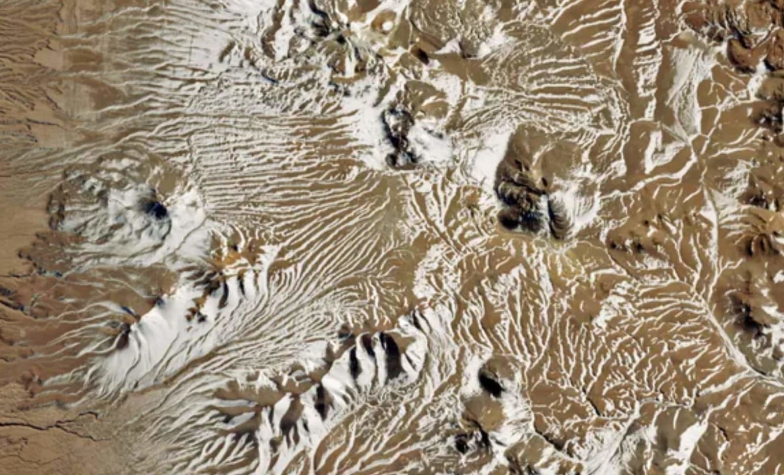 Snow Falls on World’s Driest Desert: A Stunning Rare Event Captured by ...