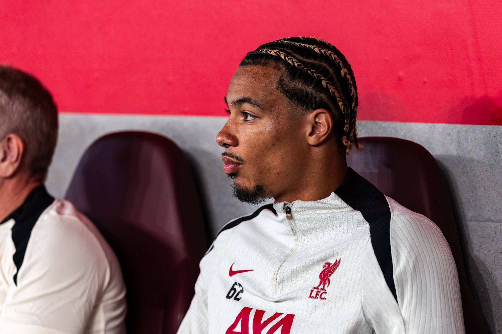 Van Dijk reveals first thing he told signing Ekitike