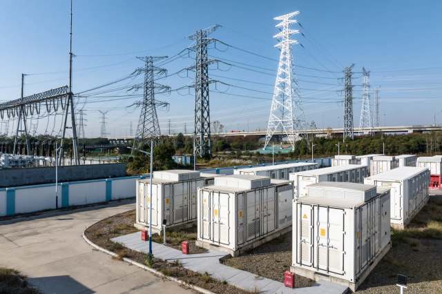 Officials unveil game-changing facility that could transform power grid ...