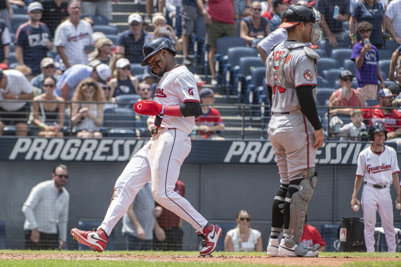 Henderson's go-ahead RBI single helps Orioles edge Guardians