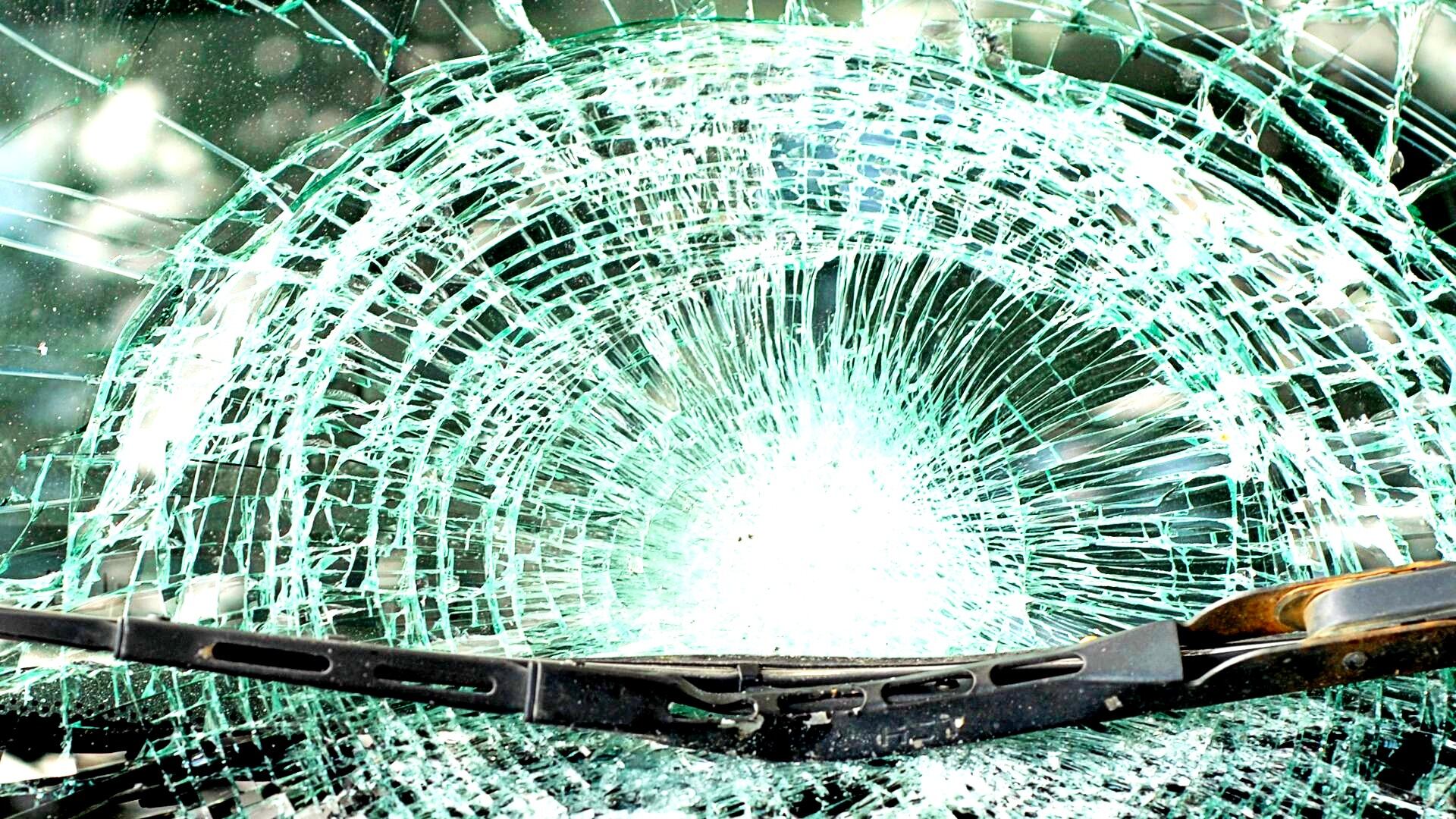 Tractor trailer accident causing headaches on I-20