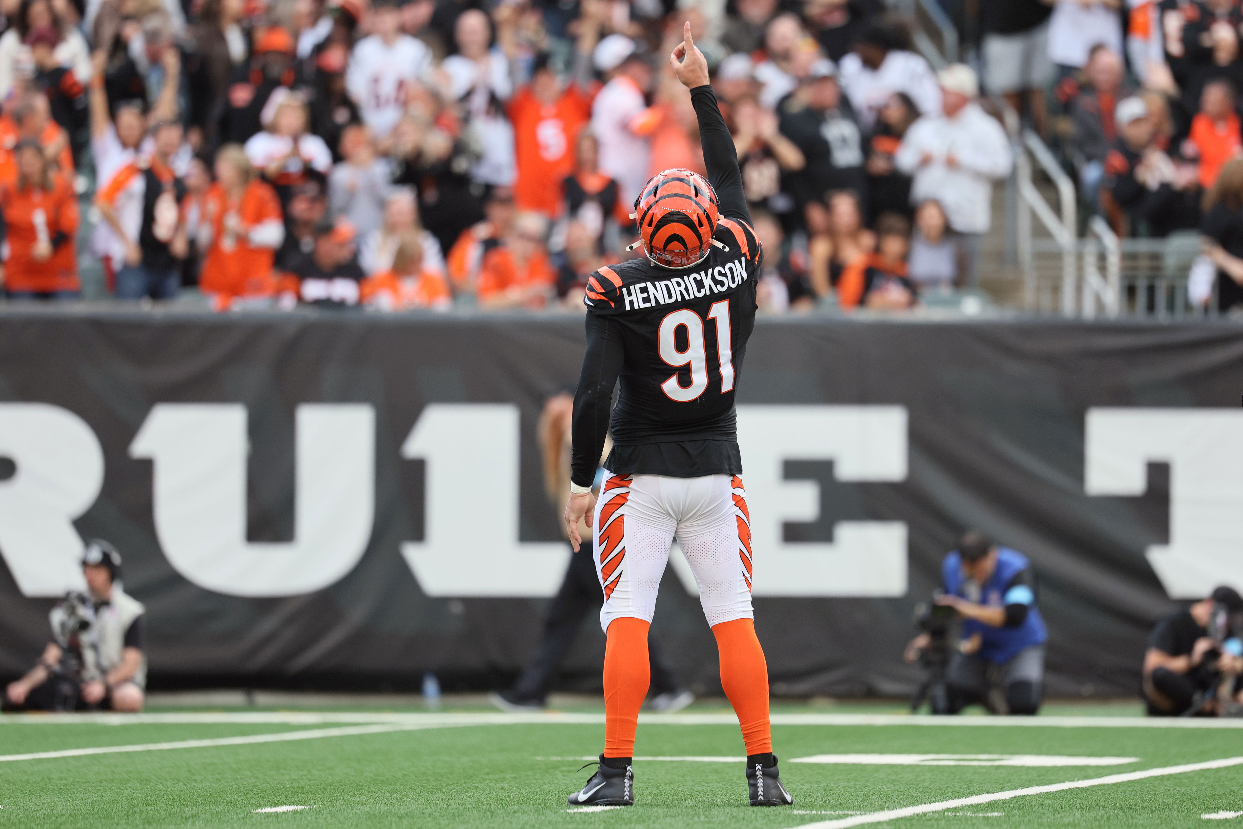 Former NFL Agent Explains How Bengals Can End Trey Hendrickson Holdout