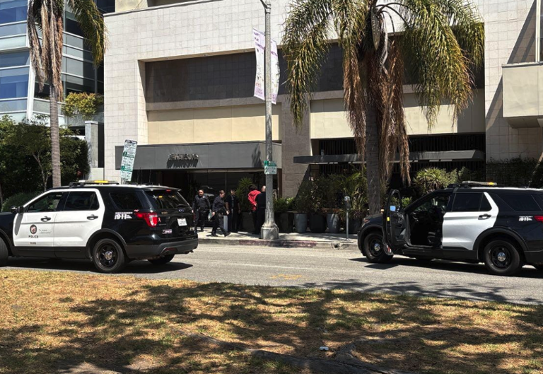 Suspect Arrested Outside Restaurant Near Brentwood Whole Foods ...