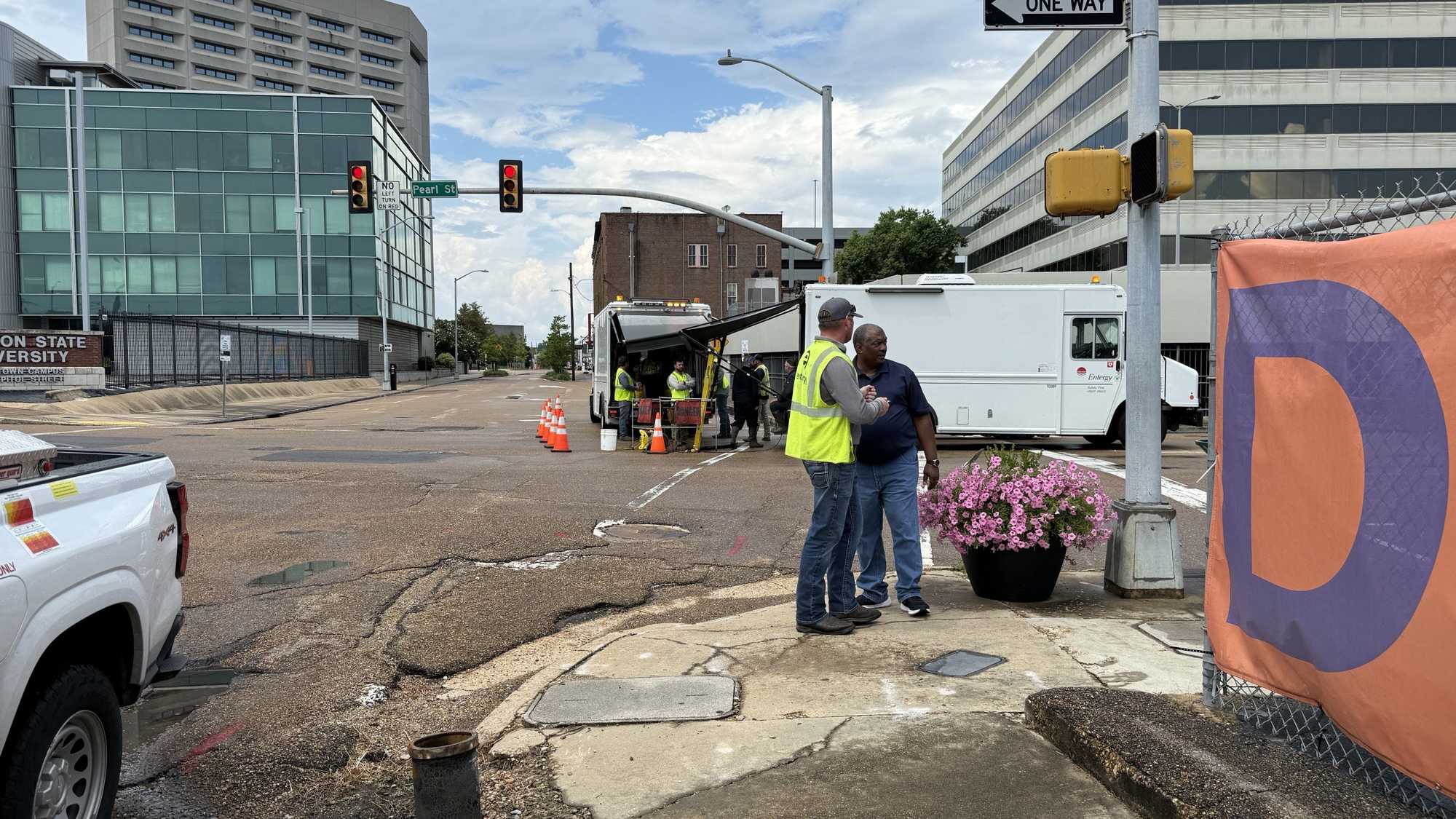 Power outage hits downtown Jackson as Entergy makes emergency repairs
