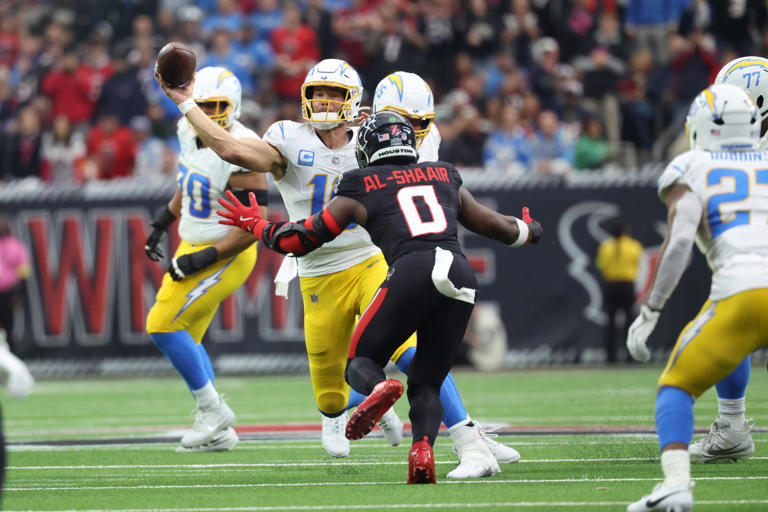 Everything Texans LB Azeez Al-Shaair said after Day 2 of training camp